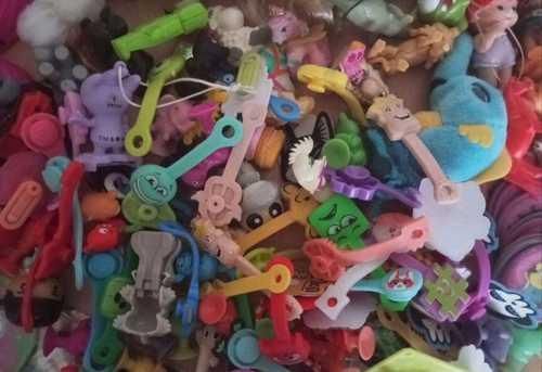 Много разных игрушек