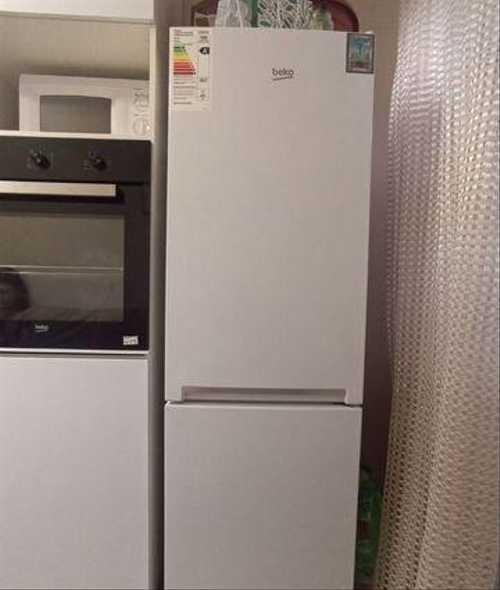 Холодильник Beko rcnk 270K20W