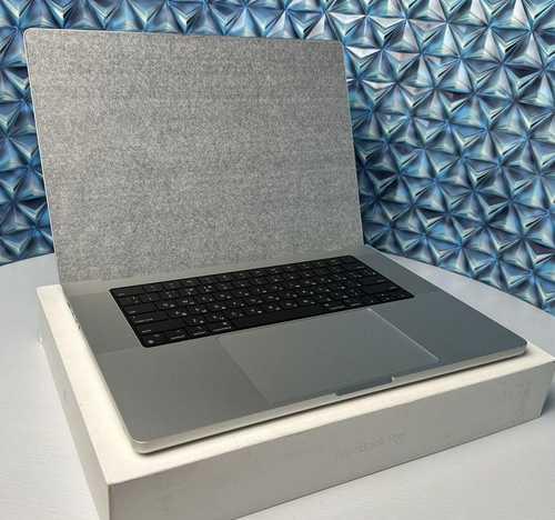 MacBook Pro 16 2023 M3 MAX/36/1Tb NEW,куплен вчера