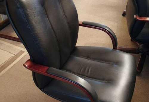 Кресло кожаное офисное