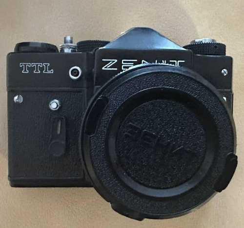 Плёночный фотоаппарат zenit TTL с объективом Helio