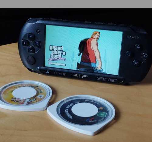 Sony PSP e1008 Street 16 гб много игр   диски