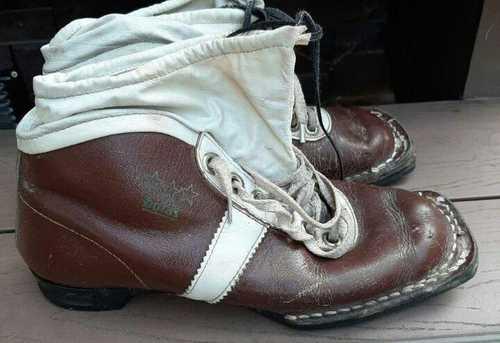 Лыжные ботинки СССР фирмы botas