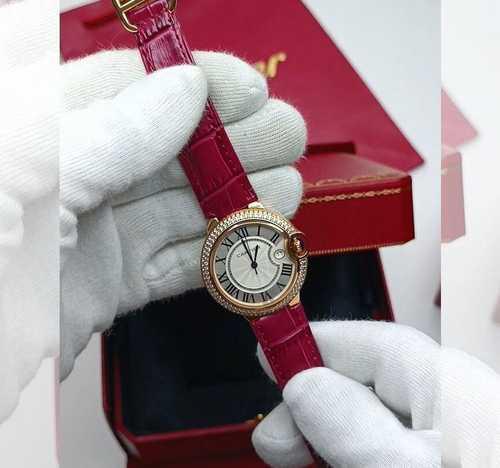 Женские часы Cartier с комплектом