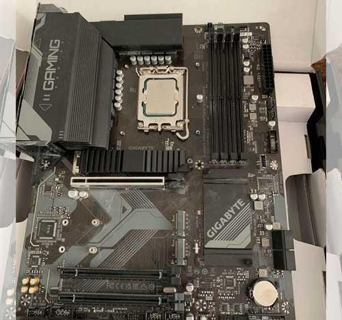 Gigabyte b760 gaming x ddr5 + i5-12400f se-206-xt