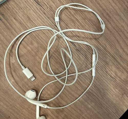 Наушники earpods