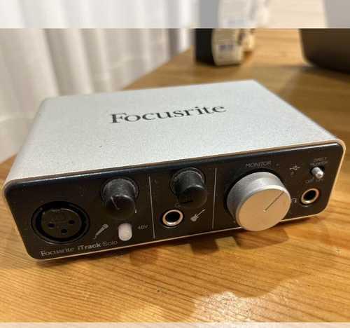 Звуковая карта focusrite itrack solo