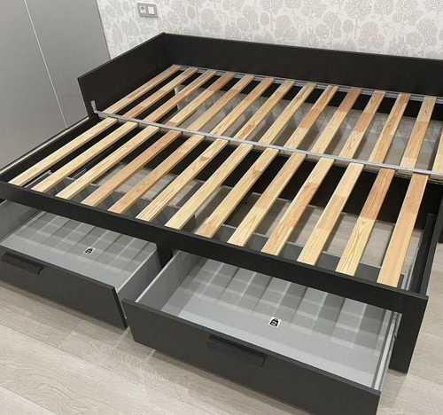 Кровать IKEA brimnes