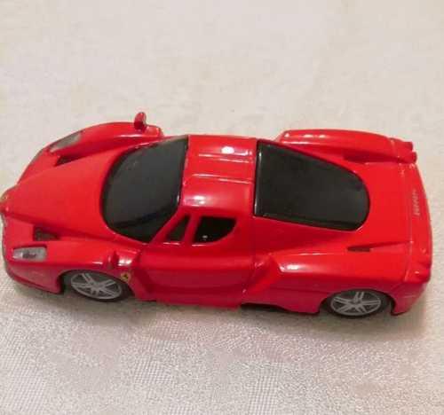 Модель атомабиля Ferrari Enzo 1/43