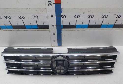 Решетка радиатора на Volkswagen Tiguan 5NA853653
