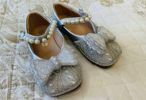 Туфли серебряные детские