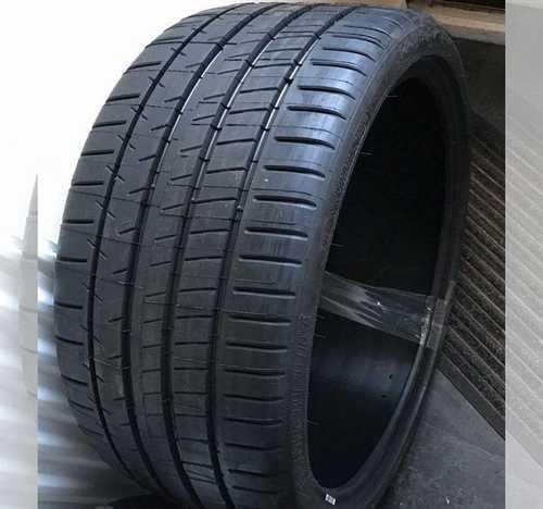 Michelin Pilot Super Sport 305/30 R22 105Y