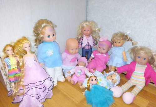 12 разных кукол и пупсов в одежде