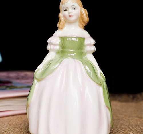 Royal Doulton статуэтка Penny, Англия, 1967 год