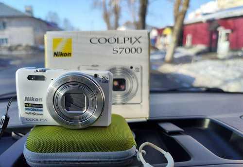 Компактный фотоаппарат nicon coolpix s7000