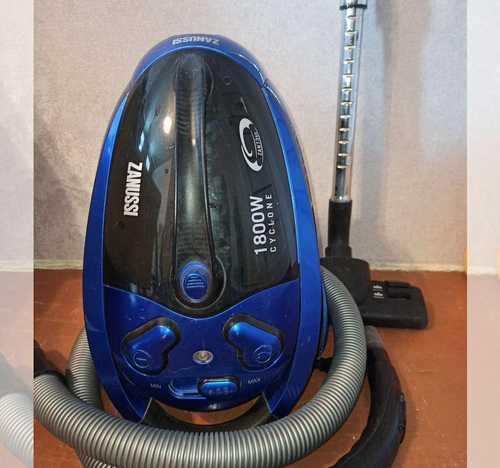 Пылесос Zanussi 1800 Cyclone - ZAN7360