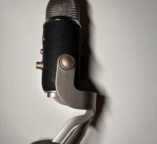 Микрофон Blue Yeti Pro