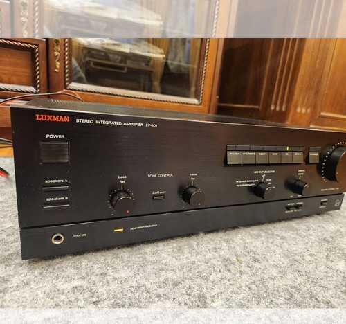 Усилитель Luxman LV-101