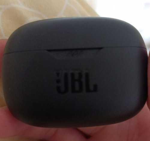 Беспроводные наушники JBL wave beam