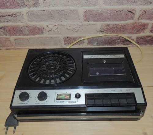 Советский кассетный магнитофон Электроника 302-1