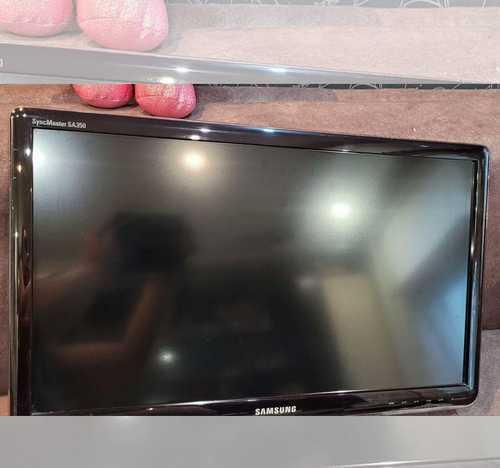 Продам монитор Samsung SyncMaster SA350