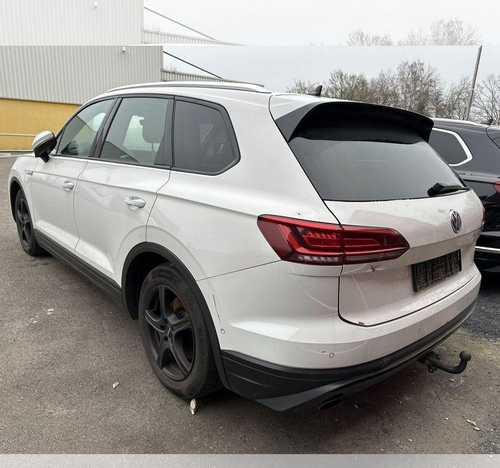 В разборе Volkswagen Touareg 3