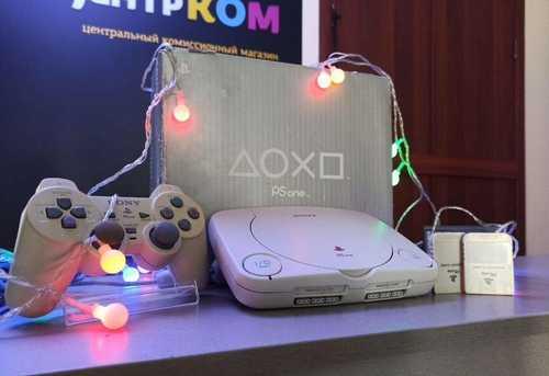 PlayStation One + 2 геймпада + игры