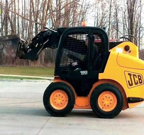 Стекло дверное на мини-погрузчик JCB Robot 160 180 190 220