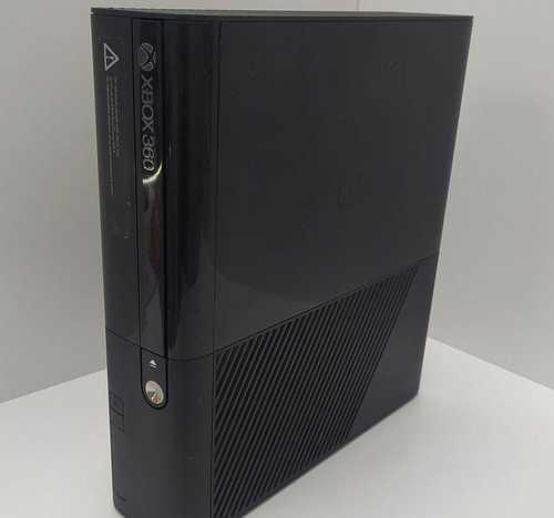 Игровые приставки Microsoft Xbox 360 E 500GB