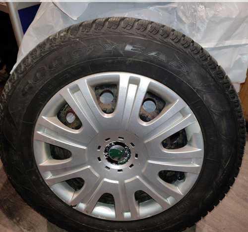 Колеса в сборе Skoda/VW 195/65/15 Goodyear зима