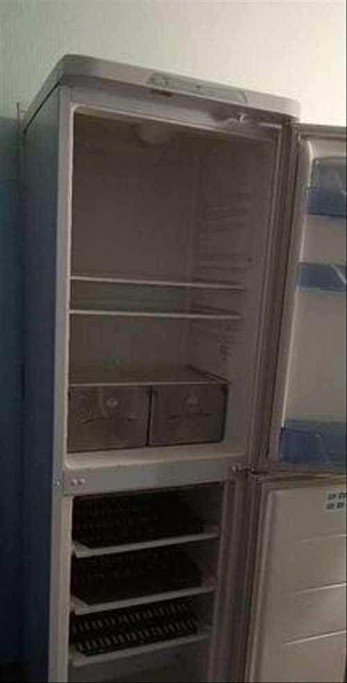 Холодильник бу Бирюса 131-к