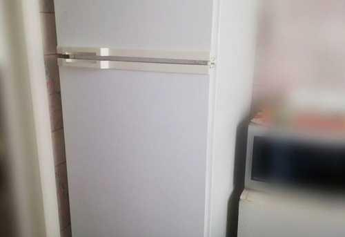Холодильник Атлант б/у двухкамерный