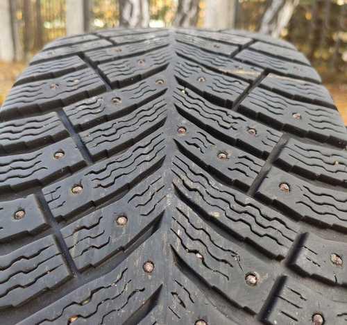 Michelin X-Ice North 4 215/55 R17