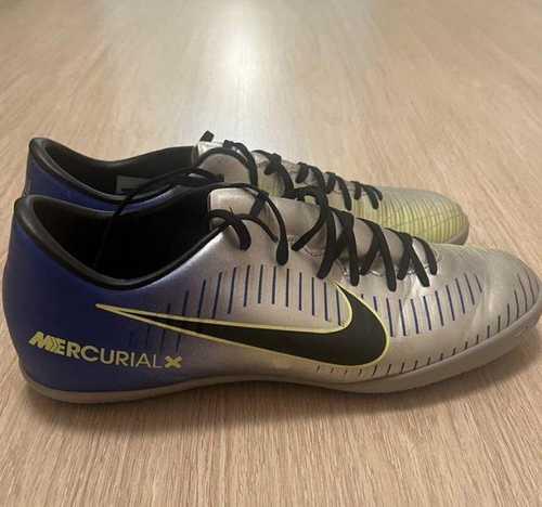 Футбольные бутсы nike mercurial