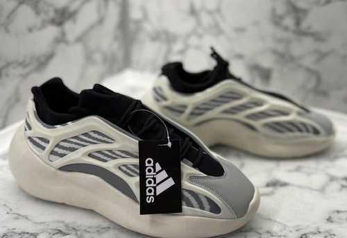 Мужские кроссовки Adidas yeezy boost 700