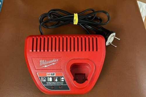 Зарядное устройство milwaukee M12