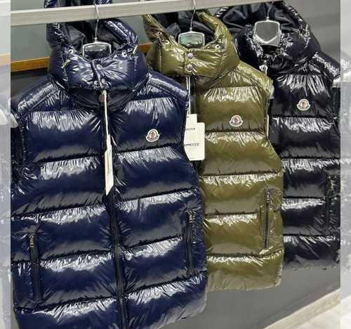 Жилетка глянцевая Moncler