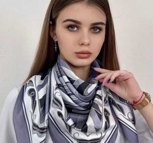 Платок женский шелк новый