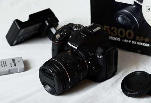 Nikon D5300 с объективом Nikkor AF-S 18-55 VR
