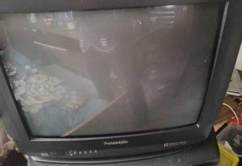 Телевизор рабочий, тумбочка и приставка на каналы
