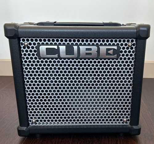 Комбоусилитель roland cube-10GX