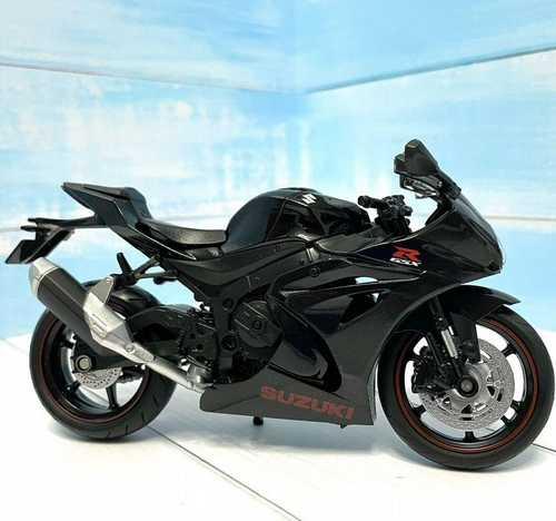 Модель мотоцикла Suzuki GSX-R 1000 R 1:12 черный