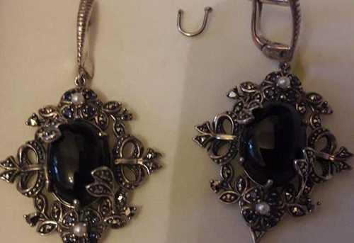 Серебряные серьги и кольцо с черным агатом