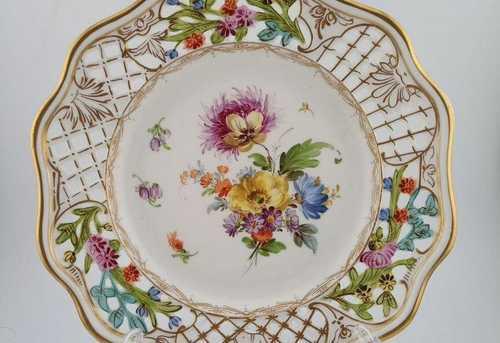 Прорезная тарелка, цветочный узор, Дрезден, винтаж