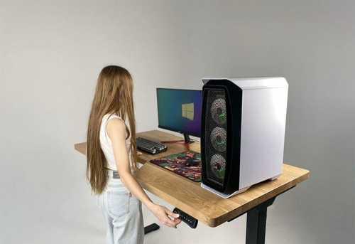 Компьютерный стол из дерева с регулируемой высотой