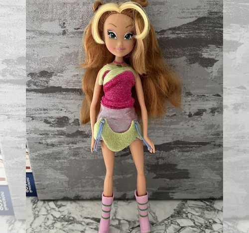 Кукла Winx(Винкс) Флора Лавикс Lovix Witty toys