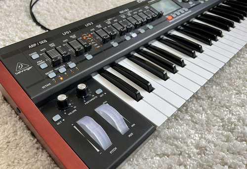 Behringer deepmind 12