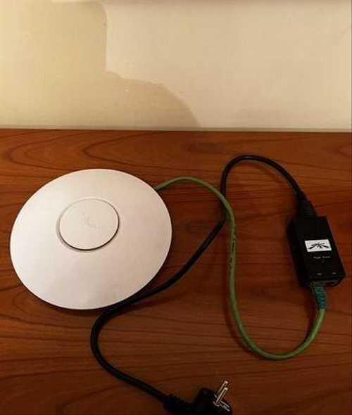 Точка доступа Wifi Ubiquti Unifi AP + блок питания