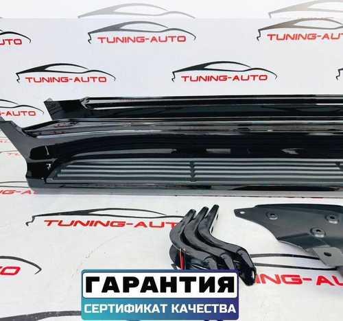 Подножки Toyota Land Cruiser 200 в стиле 300