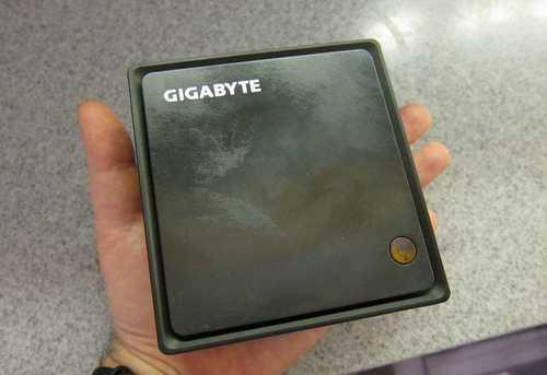 Крохотный компьютер Gigabyte Brix